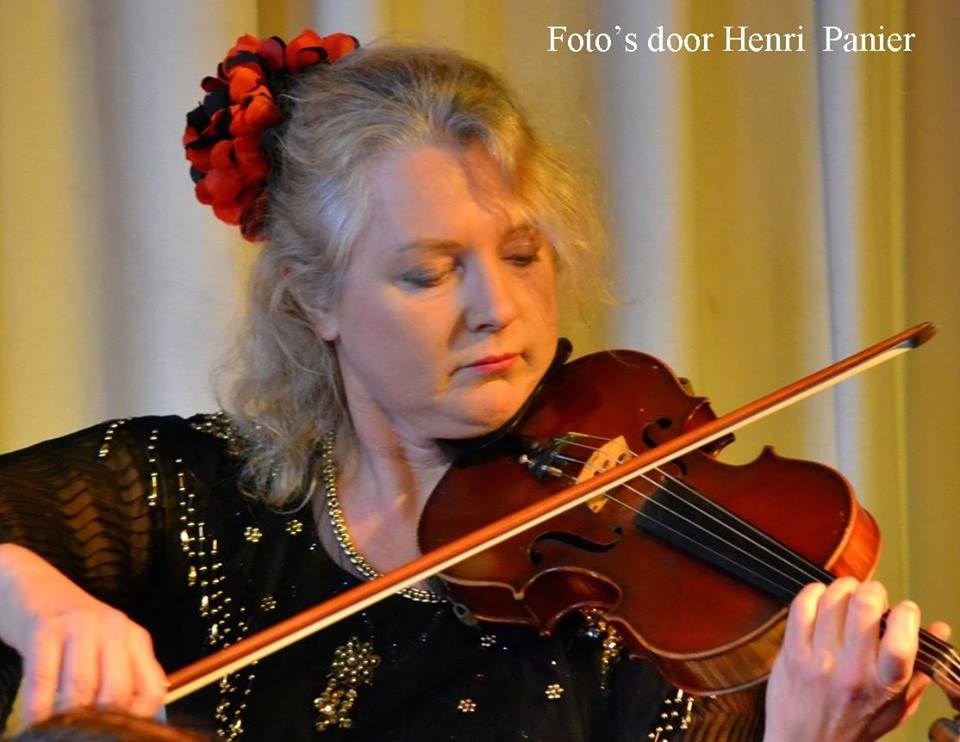 Elizabeth Cats (violin) - Momentos de Musica